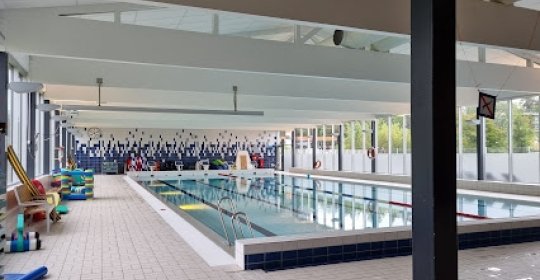 Ösmo Simhall, Nynäshamn: Schema, pris och recensioner